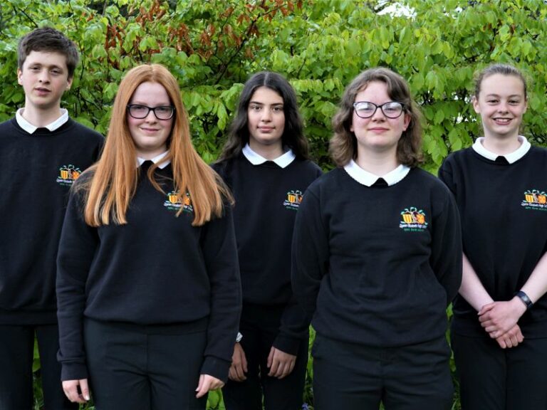 Junior Mentors! – Queen Elizabeth High School