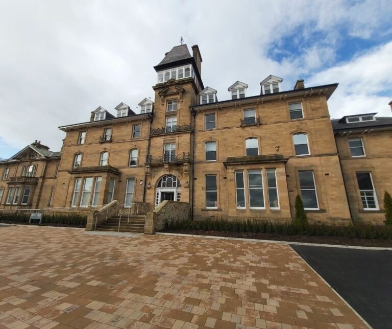 Admissions – Queen Elizabeth High School